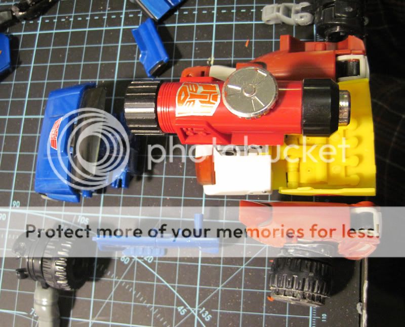 Heavy/Scratch: - TFA Perceptor | TFW2005 - The 2005 Boards